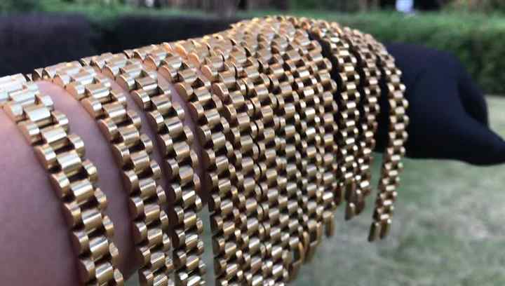 Stainless Steel Gold Plated Classic Design Nugget Rollie Frame Necklace ...