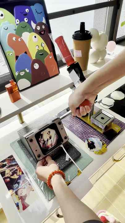 Square Fridge Magnet Making Machine - Stikpro Button Maker