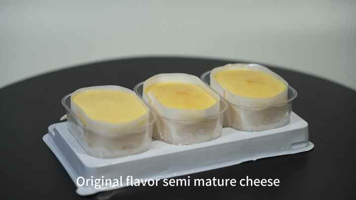 Half-Cooked Cheese Cake in Frozen Butter Cheese Box Small Fresh Cakes ...
