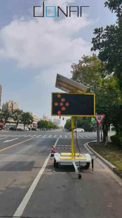 Mobile Information LED Solar Traffic Warning Variable Message Sign ...