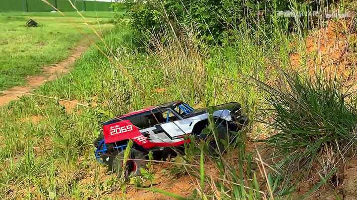 MJX Hyper Go H8P RC Car - 1:8 Scale Brushless 4x4 Crawler