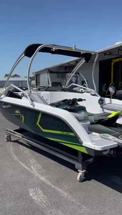 HOT Pre-Owned 2021 Yamaha Boats 252 XE (Wake Edition) | 8m Jet Boat ...