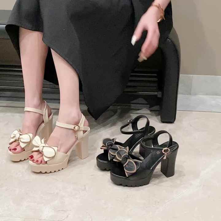 New Fashionable High-heeled Thick-soled Lightweight Women's Sandals ...