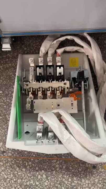 Mccb Moulded Case Circuit Breakers - Reliable Power Solutions