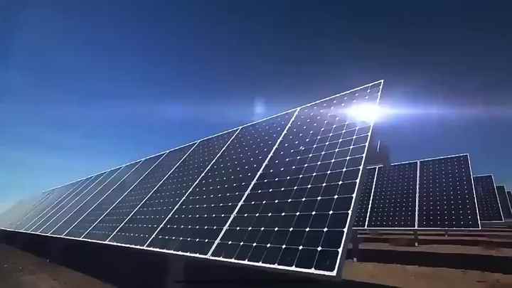 High Efficiency Solar Panels - 700W to 730W Power Output