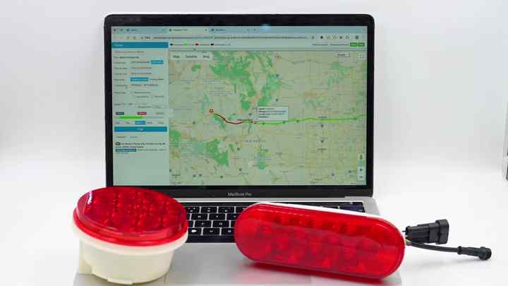 Quick Delivery LED Tail Light GPS Tracker Factory Cheap 4G Vehicle GPS ...