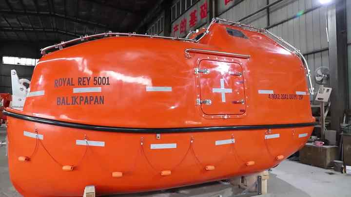 Cargo Version / Tanker Version Fully Enclosed Protective Self-righting ...