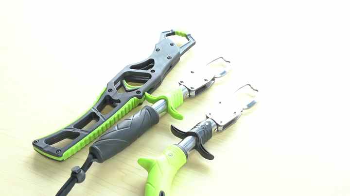 Lightweight Fishing Tool 5 Inch Plastic Lip Gripper Locking Jaw Non ...