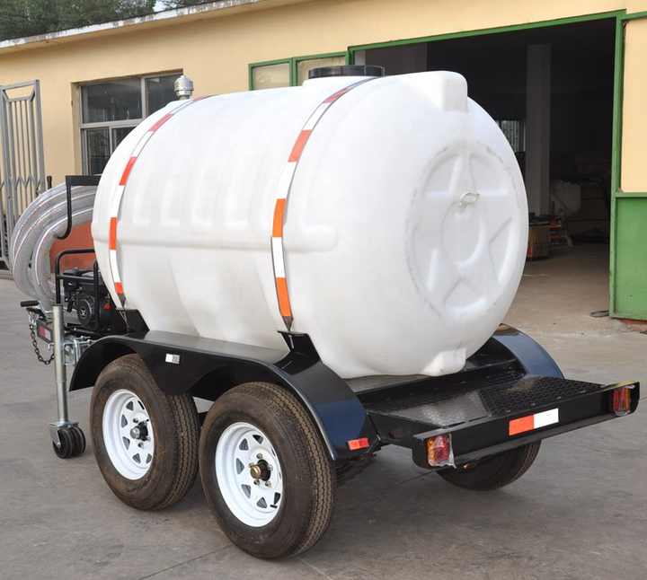 Small 2000L Plastic Water Tank Trailer with Gasoline Pump for Trucks ...