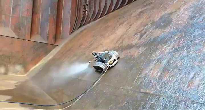 High Quality Magnetic Tank Crawler Robot Cleaning Equipment