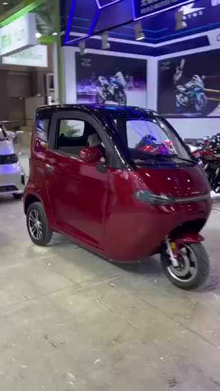 Fully Closed Scooter 3 Wheel Electric Tricycle with Windshield