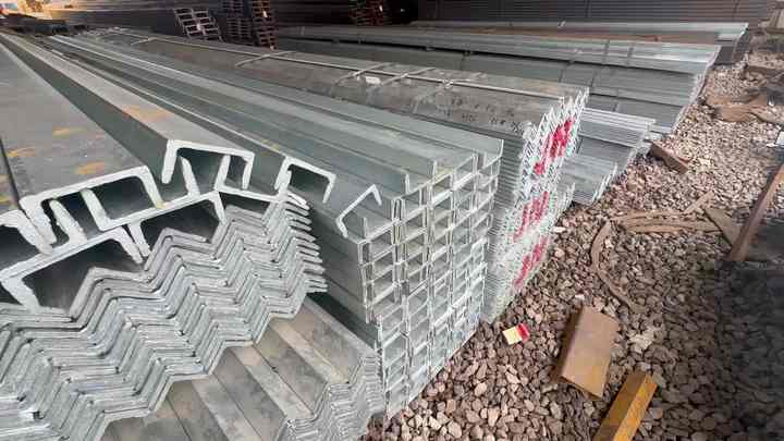 JIS Iron Equal Angle Steel Price Per Kg Steel Angle Bar Bracket for ...