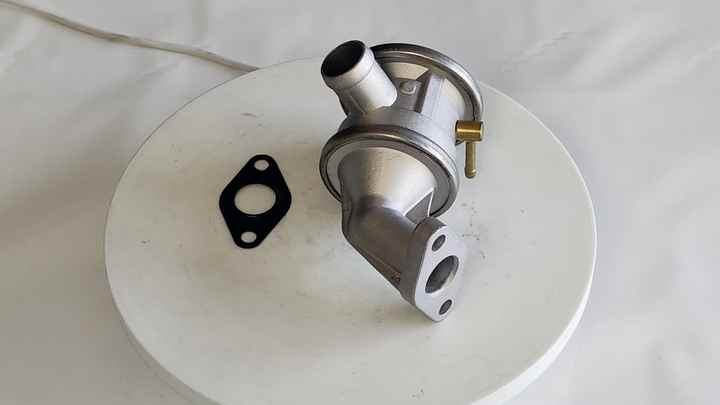 New Control Ventilation Air Pump Injection Check Valve for 3 Series ...