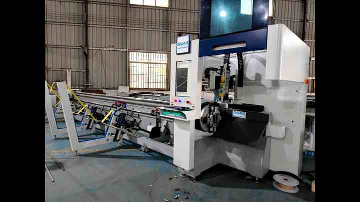 120mm Dual Chuck Fiber Laser Pipe Cutting Machine with Automatic ...