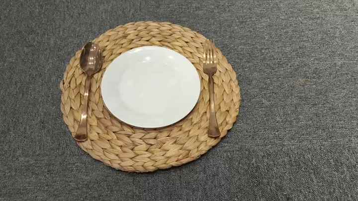 Hand-woven Water Hyacinth Tabletop Decor Grass Insulation Placemat ...