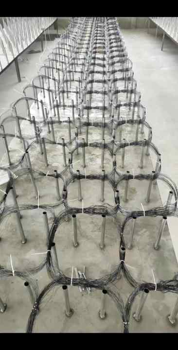 Russia Tank Winding Wire Mesh - Security Barrier Solutions