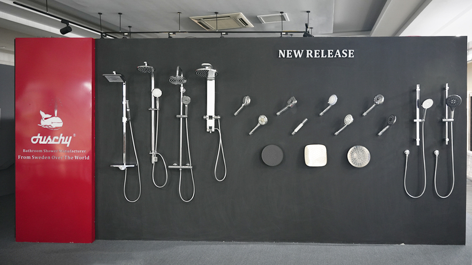 30+ Year Bathroom Shower Manufacturer\\n Showroom