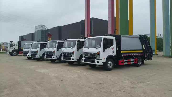 Faw 4x2 Compactor Garbage Collection Truck with Manual Transmission ...