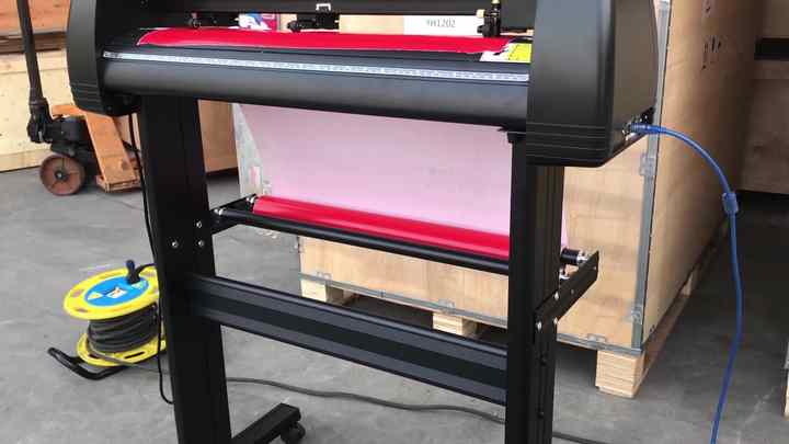 Yinghe 720J Vinyl Cutting Plotter - High Speed & Precision