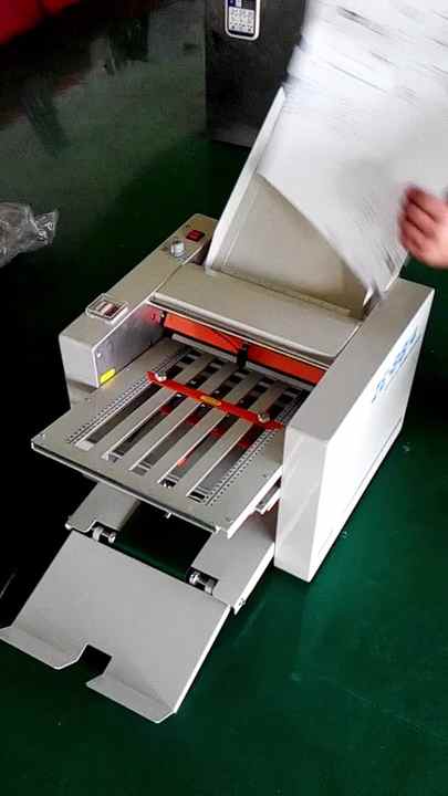 Semi-automatic Continuous Paper Instruction Folding Machine