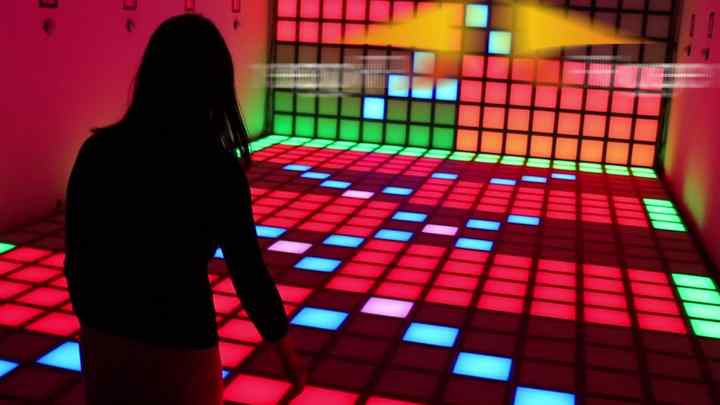 Europe Popular Interactive Floor Is lava Game Room Super Mega Grid ...