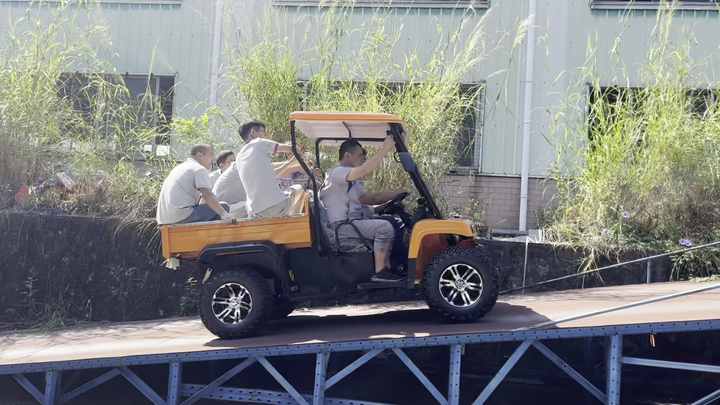 UTV Electric Utility Vehicle 4x4 UTV Off-Road Compact Electric Utility ...