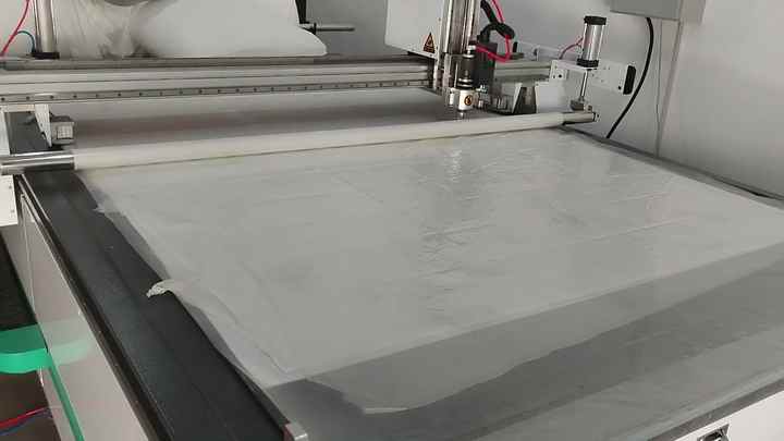 Realtop Clothing Pattern Cutting Machine Automatic Fabric Cutter Shirt ...