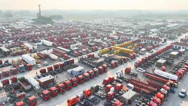 The Brand New Foton Auman 6x4 10-wheel diesel Tractor Truck with 560HP ...
