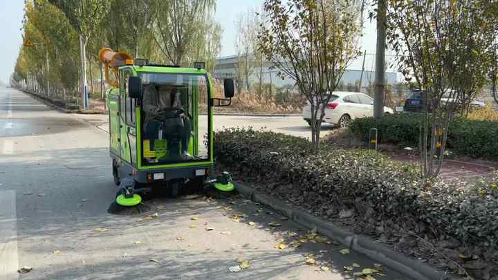 Automatic Electric Ride-on Scrubber Road Sweeper with Wire Brush ...