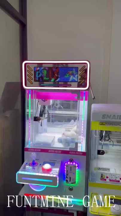 Mini Claw Machine - Fun Vending Experience for All Ages