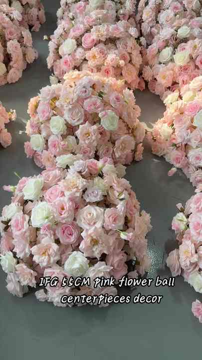 Table Centre Pieces - Elegant Candle Holder Arrangements