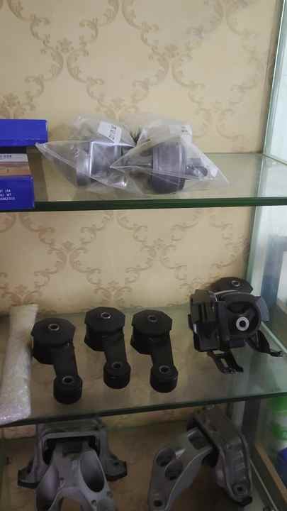 Auto Suspension Rubber Engine Mount Parts for Porsche Cayenne for BMW 7 ...