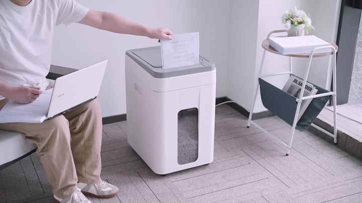 Auto Feed Paper Shredder - Efficient & Secure Document Destruction