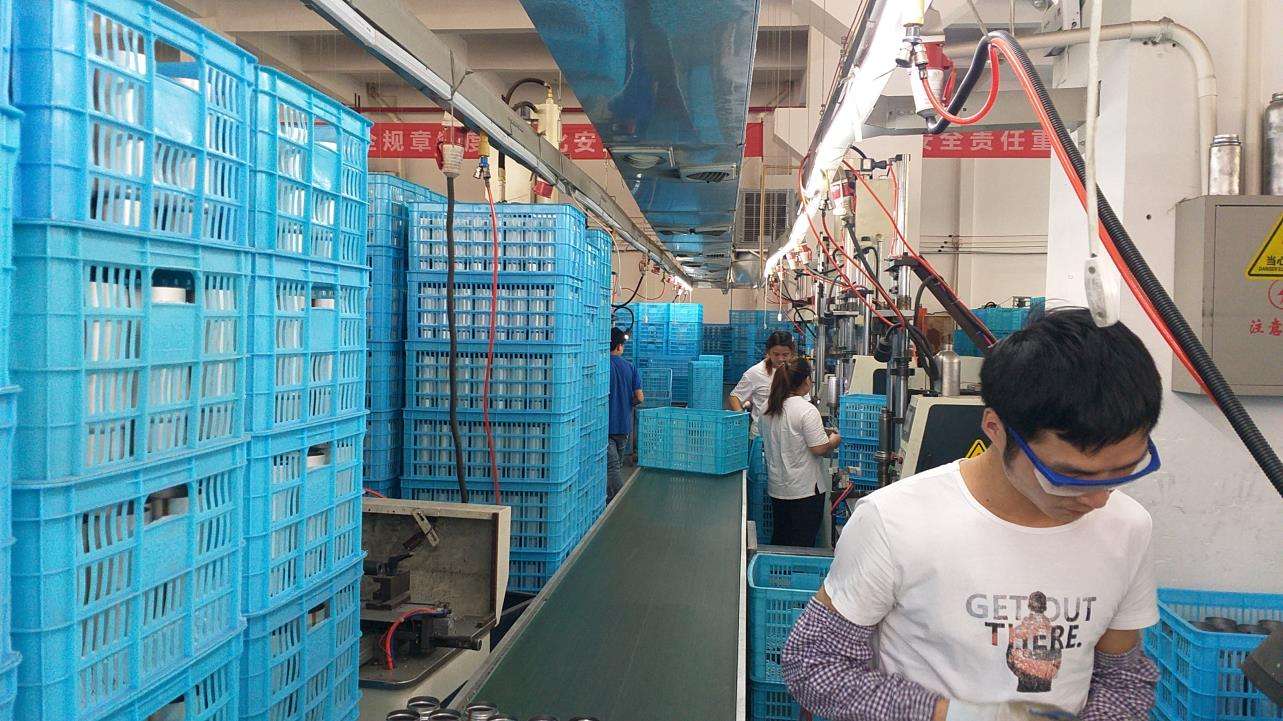 Yiwu Honglu Daily Necessities Co., Ltd.