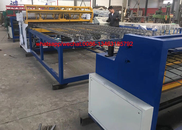 New Machines Automatic Welded Mesh Fence Panel Making Machine For Small ...