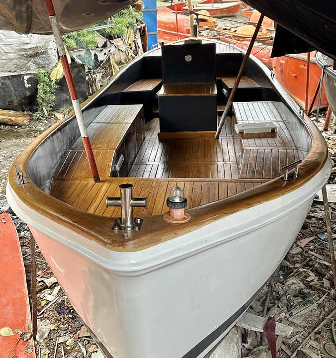 Luxury Sloep Boat with Teak Wood Design and Fiberglass Hull