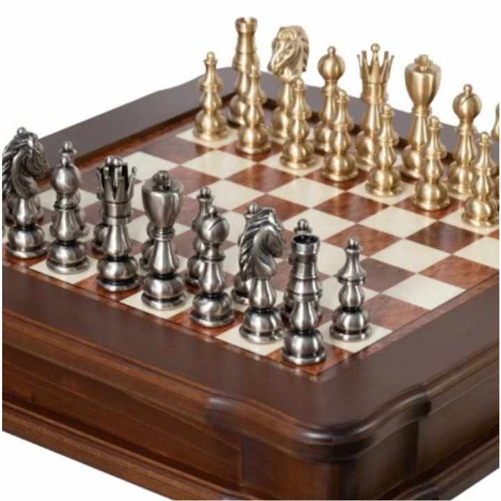 Luxurious Standing Wooden Chess Set - High Quality Game
