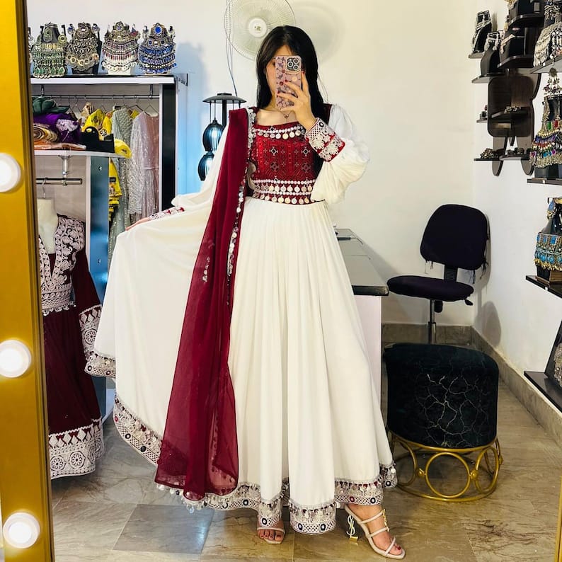 Balochi Dress Hand Embroidery - Vintage Boho Style