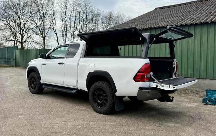 Durable and Waterproof Pickup Truck Bed Caps for Toyota Hilux