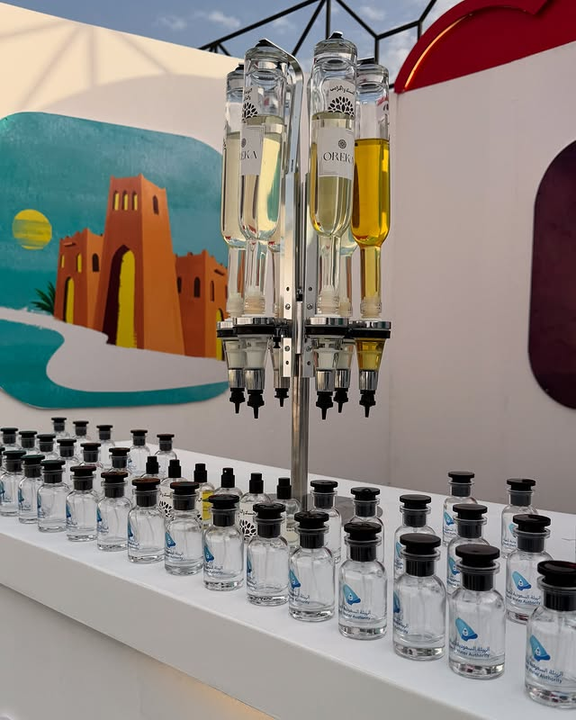 Perfume Vending Machine 6 Heads Perfume bar Perfume Disperser Stand 6 ...