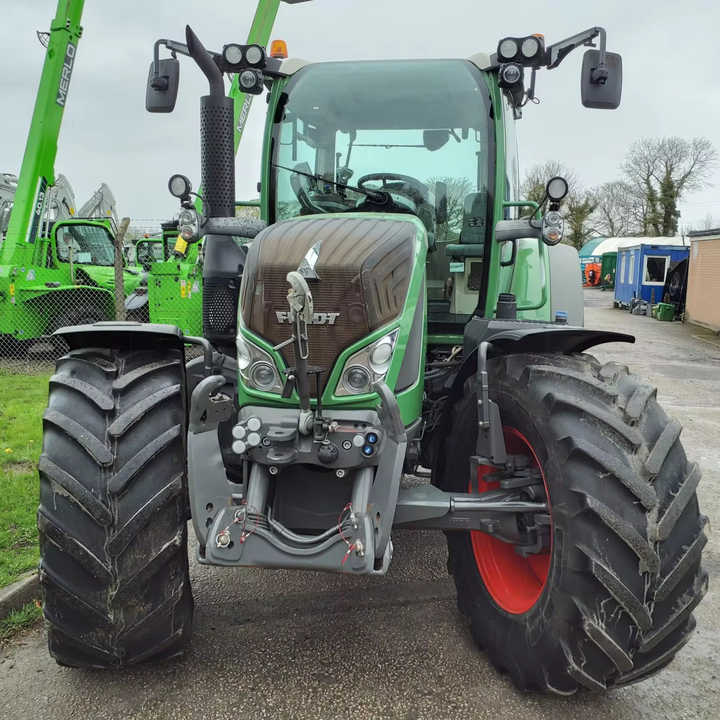 Fairly Used FENDT Vario 724 Compact Agricultural Farm Tractor 4WD 4x4 ...
