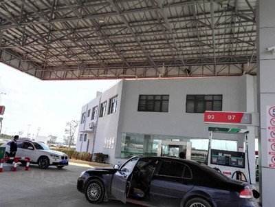 Prefabricated Bolted-Sphere Grid Structure for Gas Station Roofs ...
