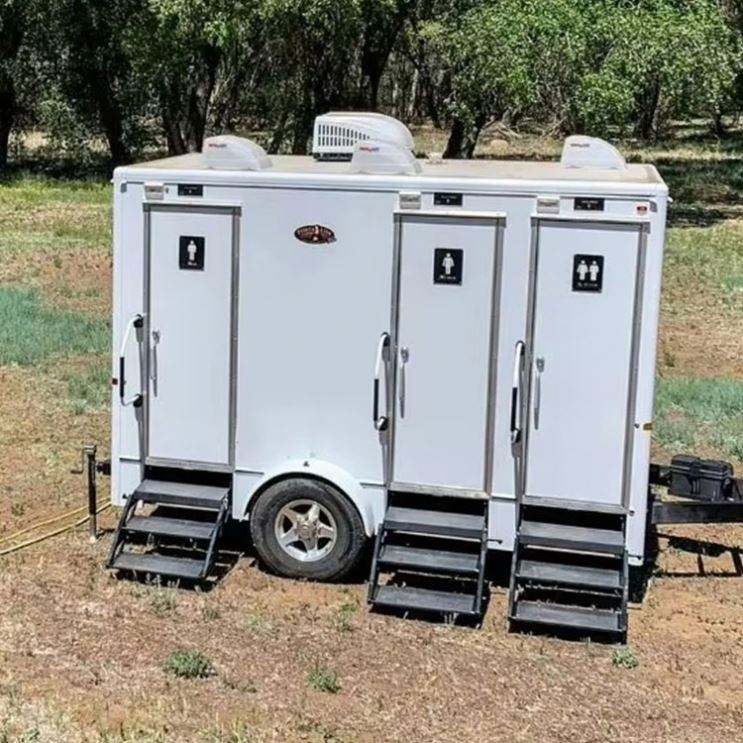 Heavy-Duty Towed Outdoor Toilet-Trailer Mobile Restroom with Flush Vent ...
