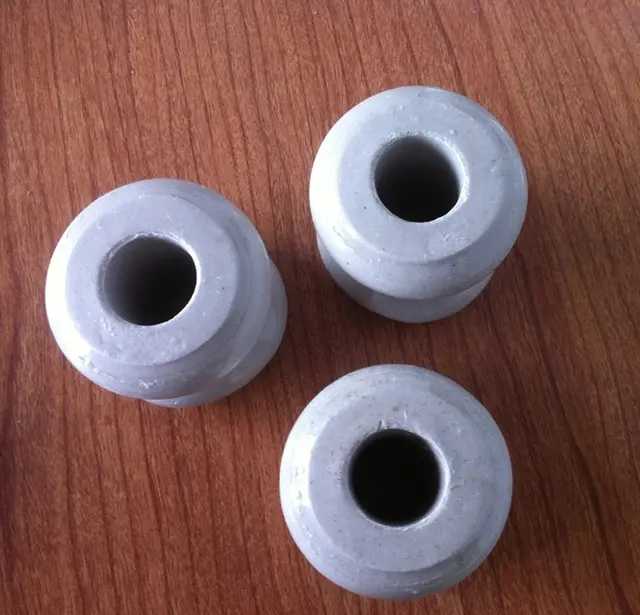 Fire Resistant Porcelain Insulators for Electric Fencing