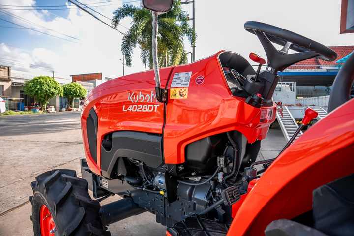 Kubota L 4028 Wheel Tractor - High Quality 40 HP Tractor