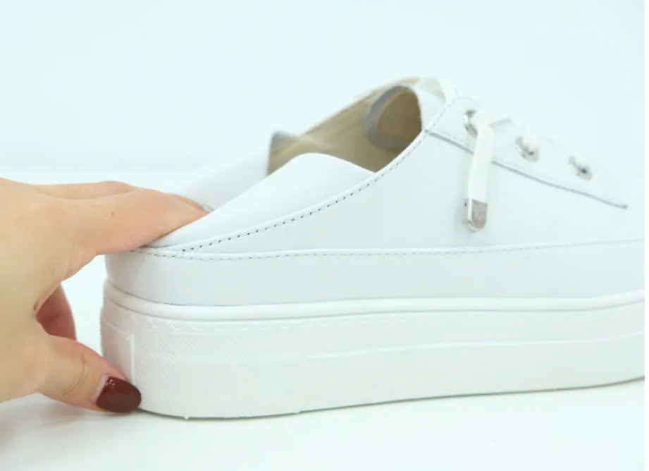 How to Choose the Best Women's Sports Shoes for Your Needs