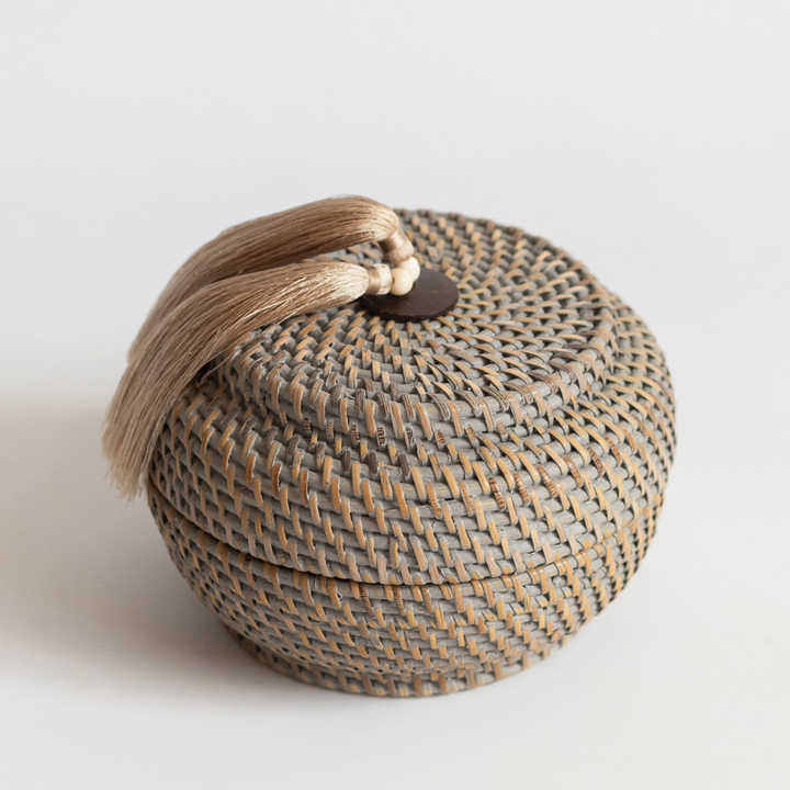 New Arrival Round Rattan Box With Decorated Lid Elegant Woven Rattan ...