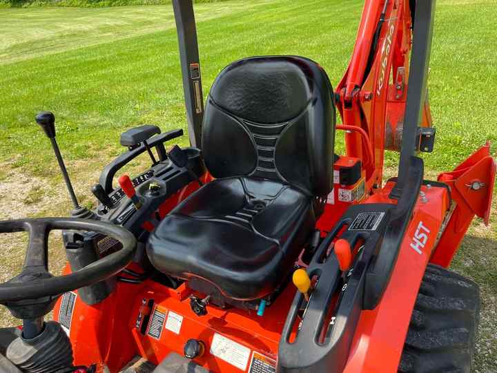 24hp Mini Tractor With Implements / Kubota B26 TLB Tractor With Loader ...