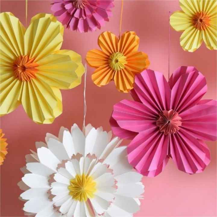 Pink Paper Flowers Fan - Pastel Daisy Party Decorations