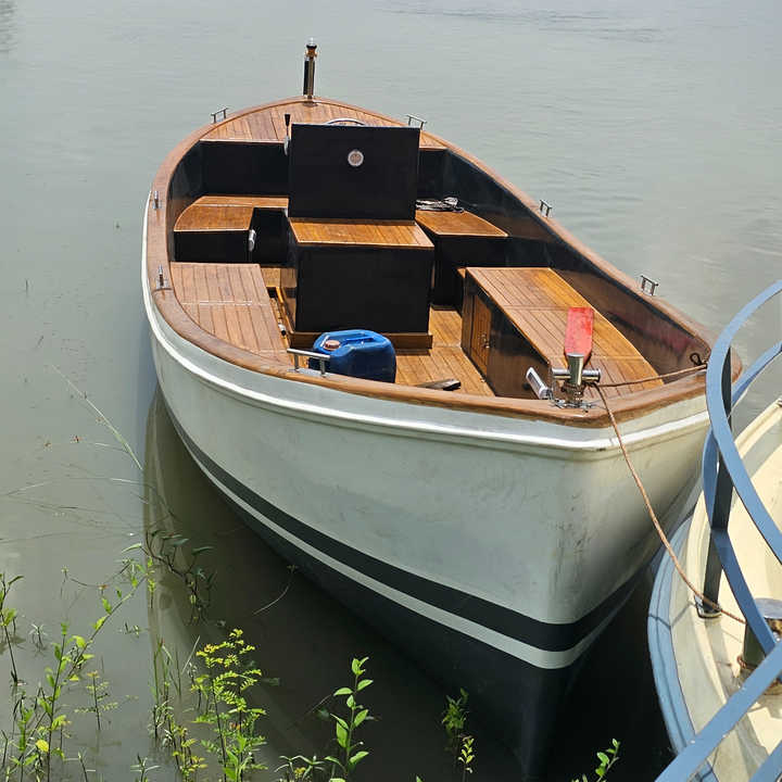 Luxury Sloep Boat with Teak Wood Design and Fiberglass Hull